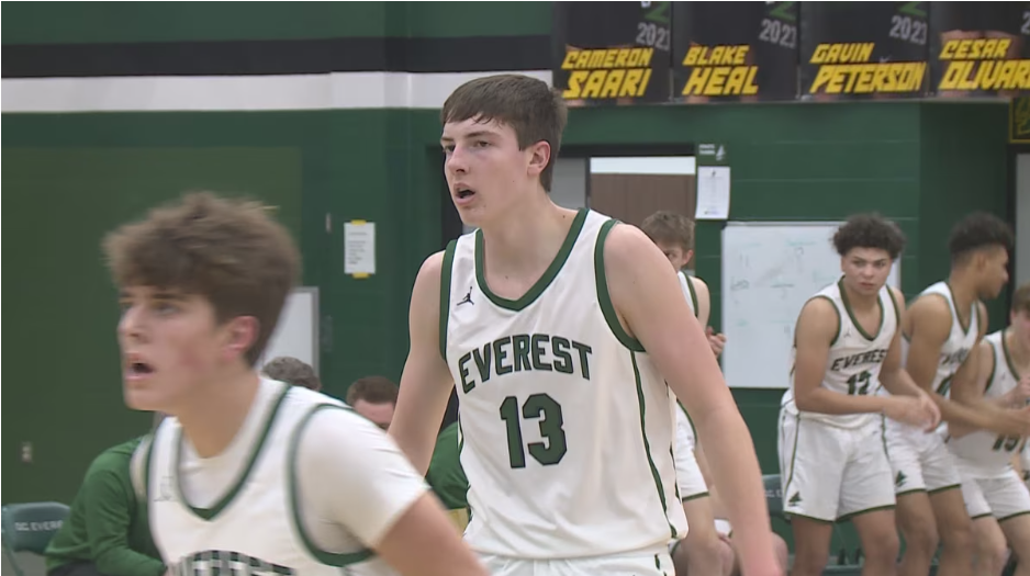 Hall named Mr. Basketball finalist, Klesmit and Wrecke reach sectionals ...